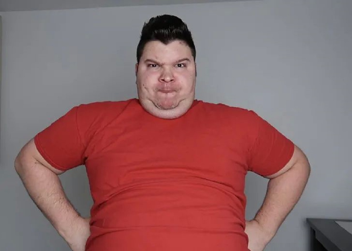 Spectacolul extrem al „youtuberului” care s-a îngrășat 100 de kilograme