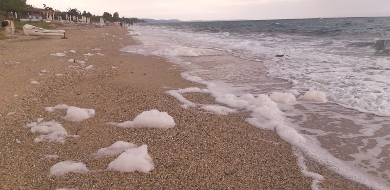 Cum a supraviețuit un turist 20 de ore în apă, în marea Egee