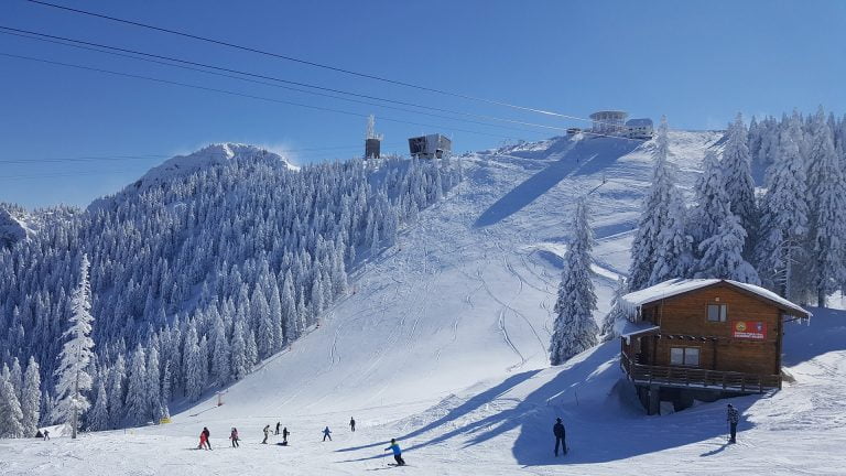 Toate pârtiile de schi din România nu fac cât o stațiune din Franța sau ...