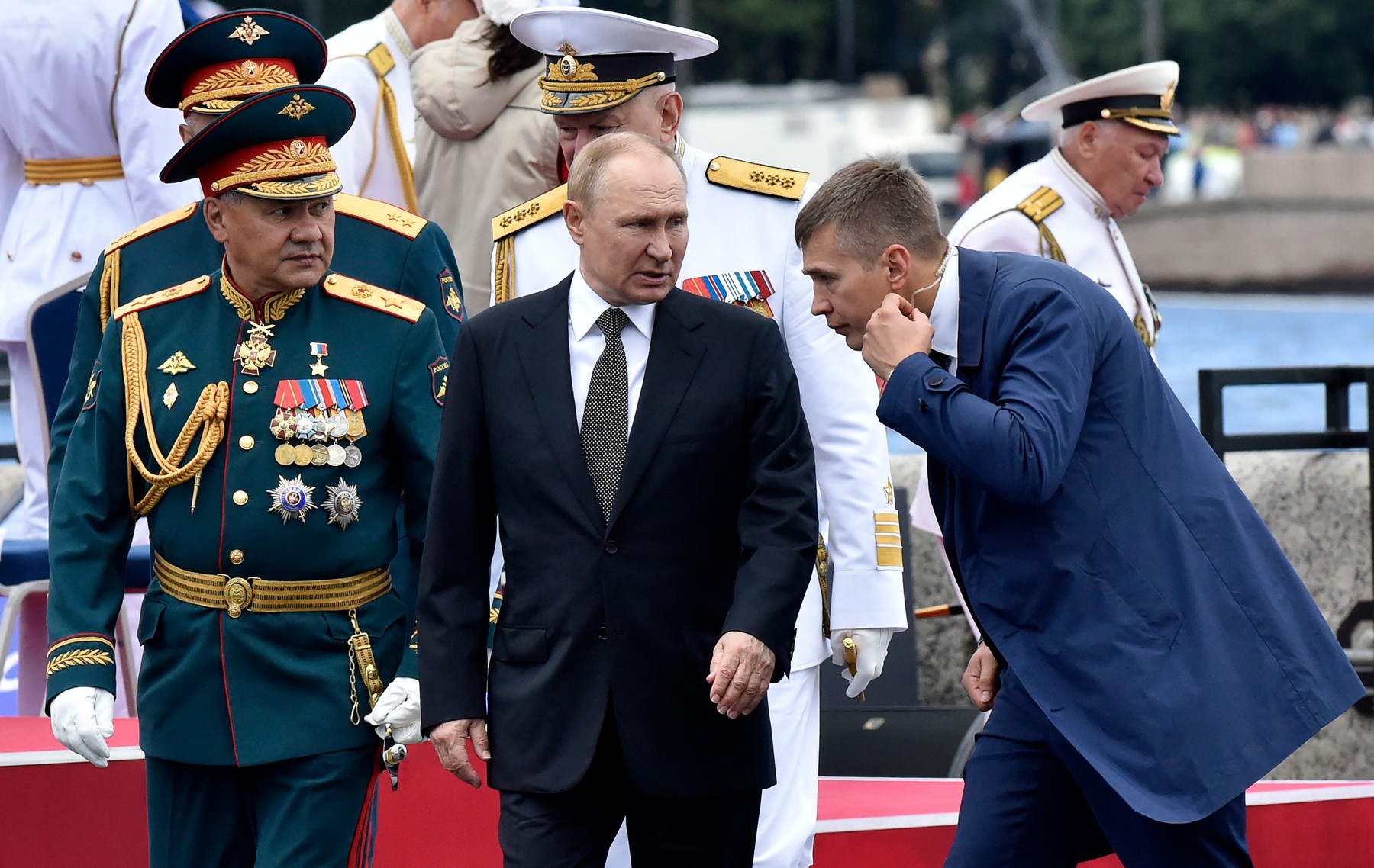 Mită uriașă pentru ofițerii lui Vladimir Putin. Trei agenți FSB, ”unși ...