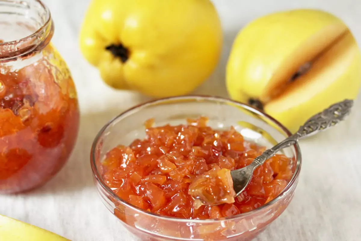 Rețetă gem de gutui cu nuci. Ideal de făcut toamna