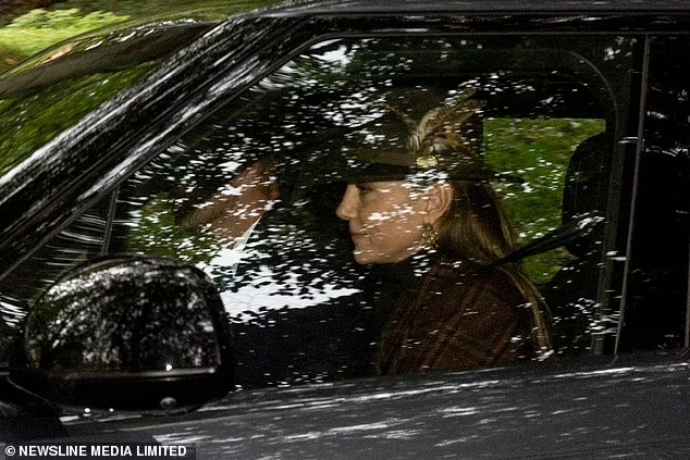 Kate Middleton, pozată pentru prima dată de când a terminat ...