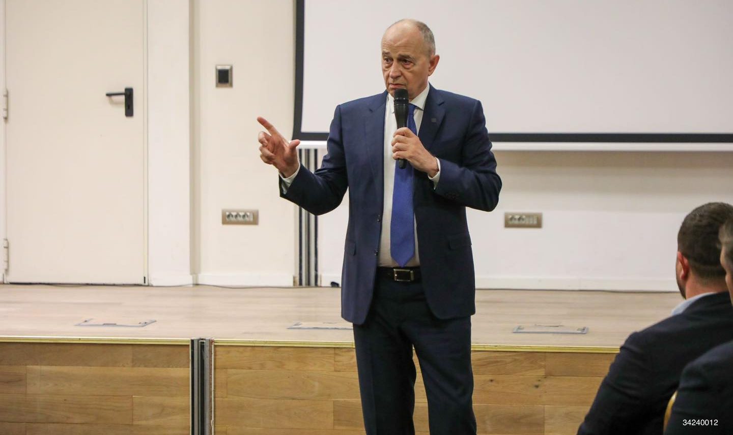 Mircea Geoană atenționează asupra pericolului extremist în Parlament și ...