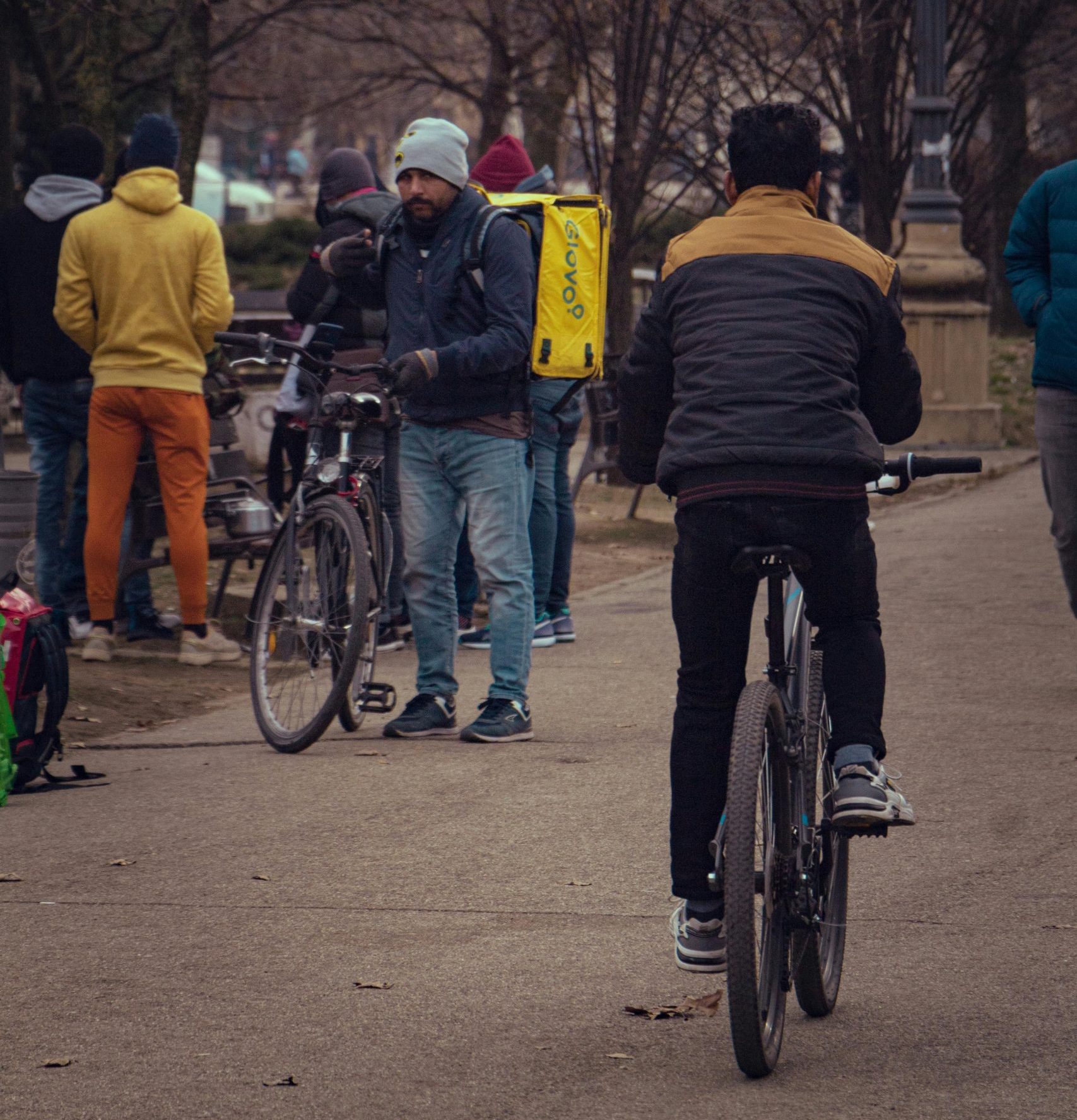 „Te dau afară!” Ce au fost nevoiți să facă milioane de români ca să-și ...