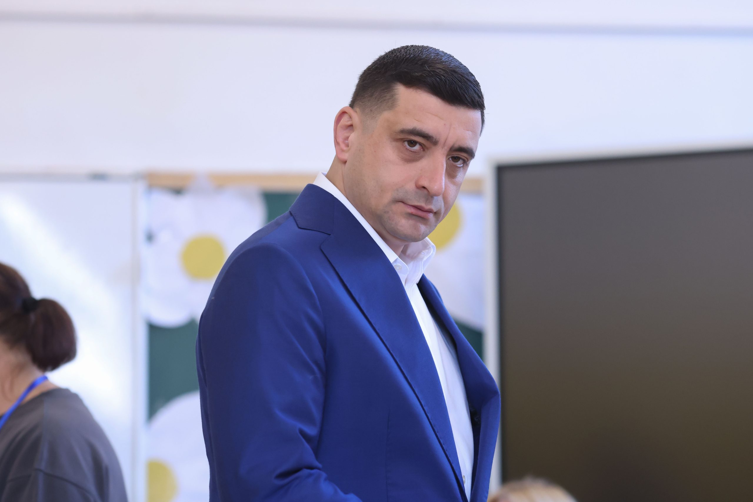 AUR cheamă "la raport" SRI şi SIE: De ce a venit şeful serviciilor ...
