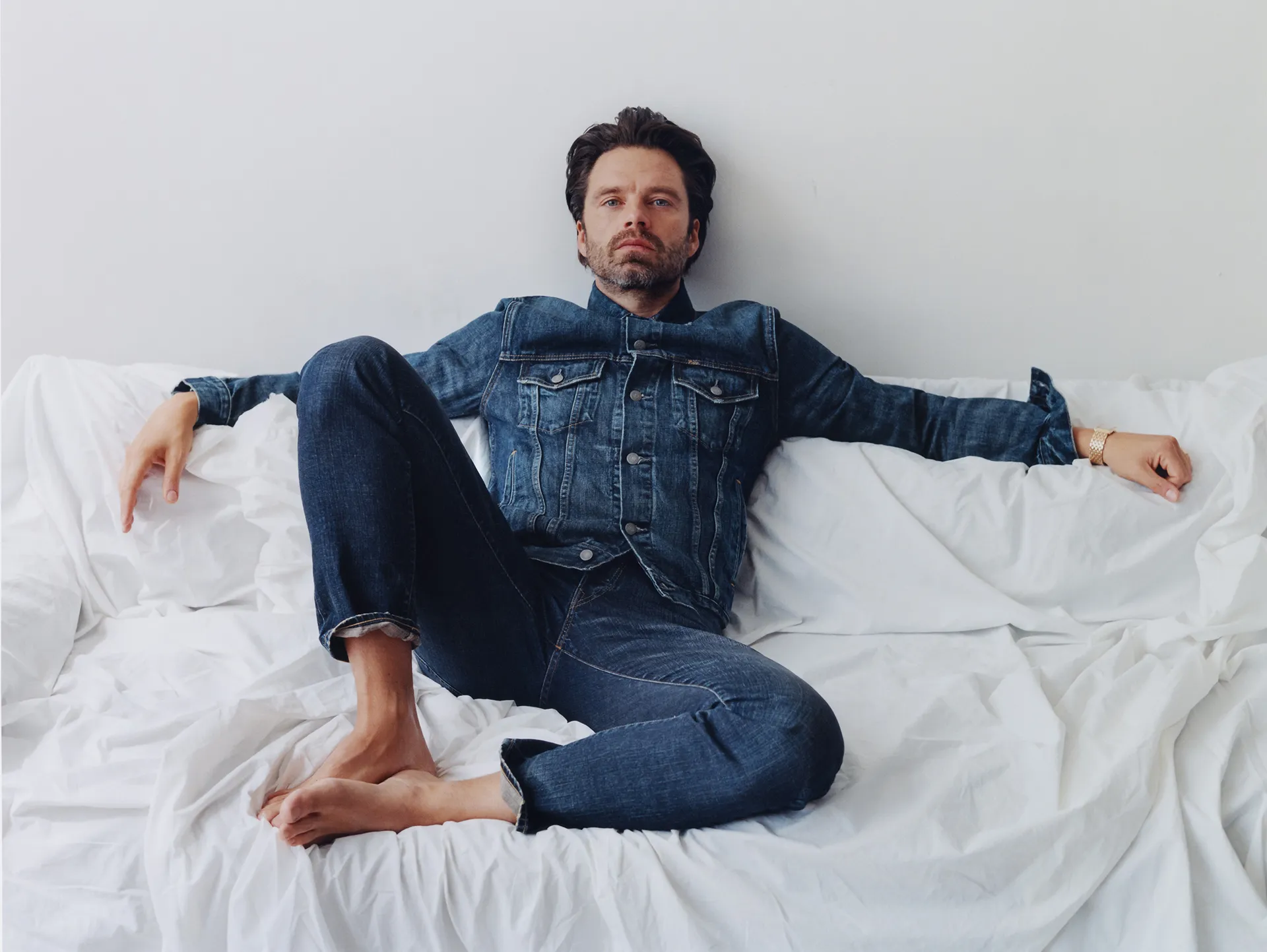 Actorul de origine română Sebastian Stan se alătură lui Robert ...