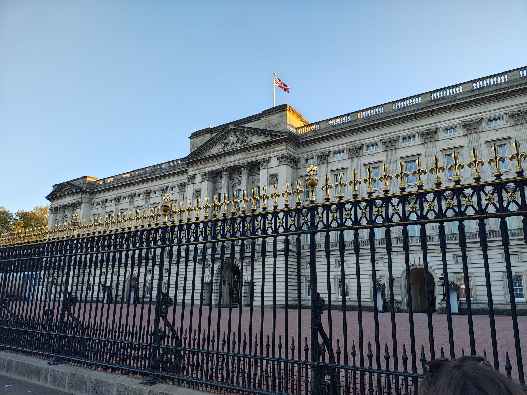 Palatul Buckingham face angajări. Ce salariu oferă Familia Regală