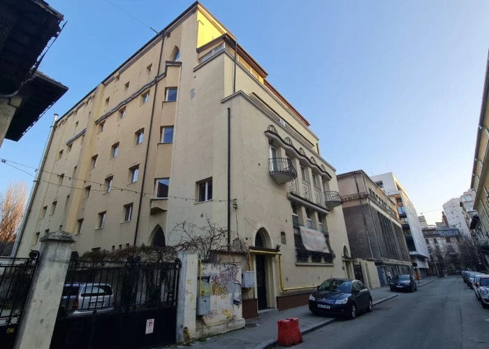 Profit.ro: Frații indieni Raj și Alok Gupta vor să vândă o clădire ...