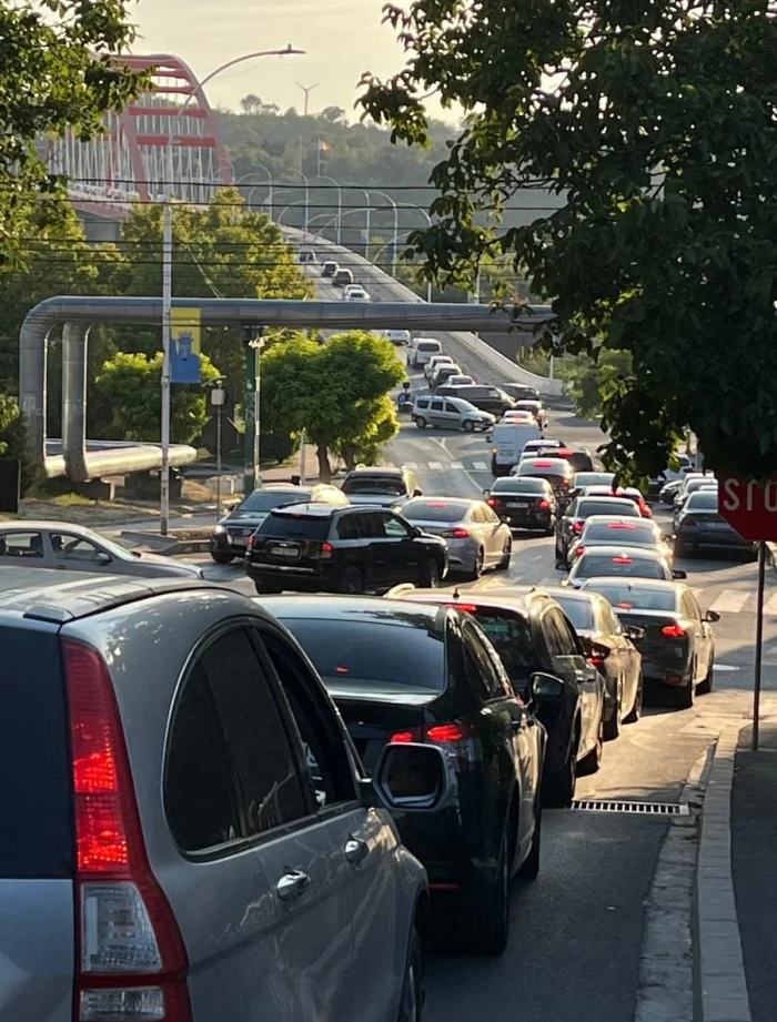 EXCLUSIV Cozi de kilometri la întoarcerea de pe litoral. Orașul ...